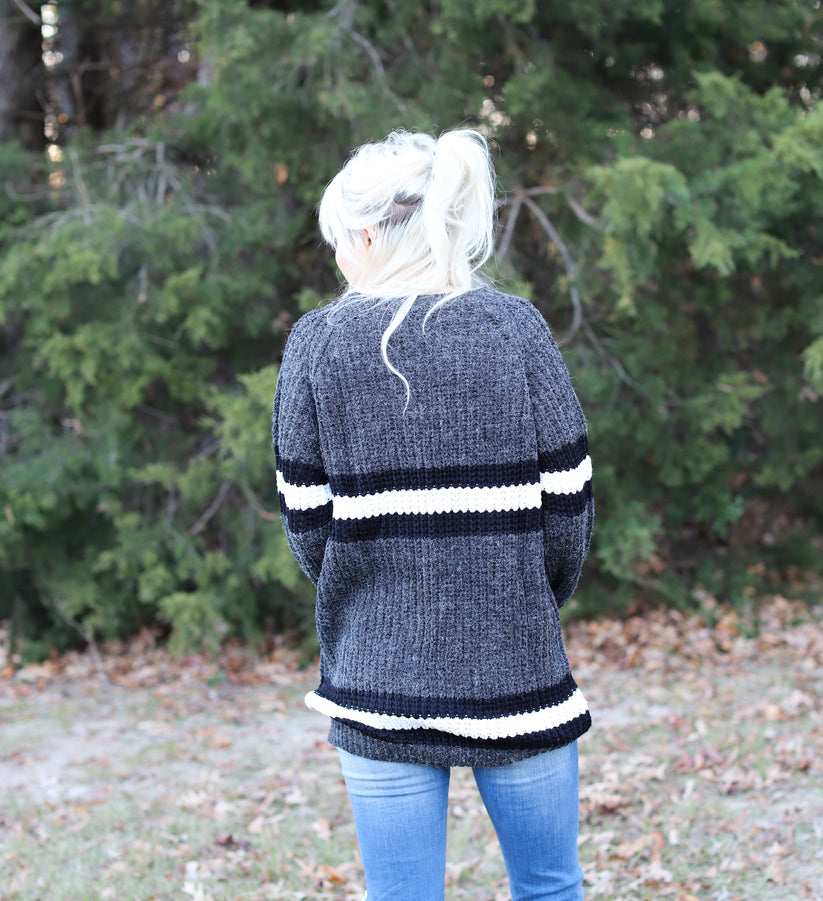 Fall in Line Sweater – Ani Oakli Clothing Co.
